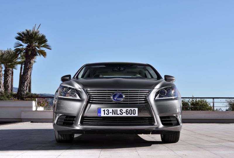 Lexus LS technical specifications and fuel economy